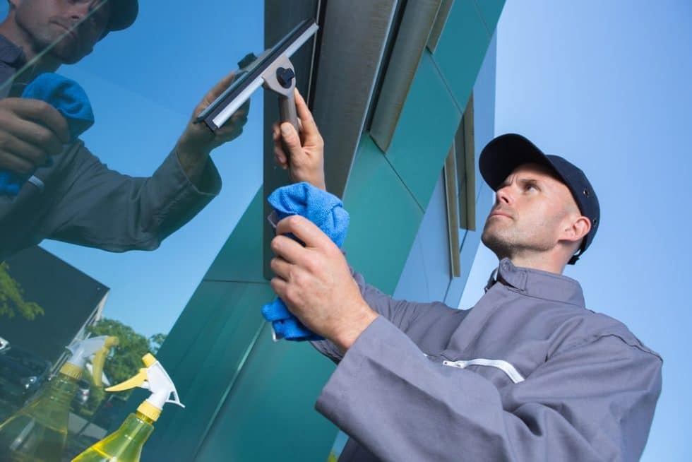Essential Tips for Cleaning High Windows in Westlake, Ohio